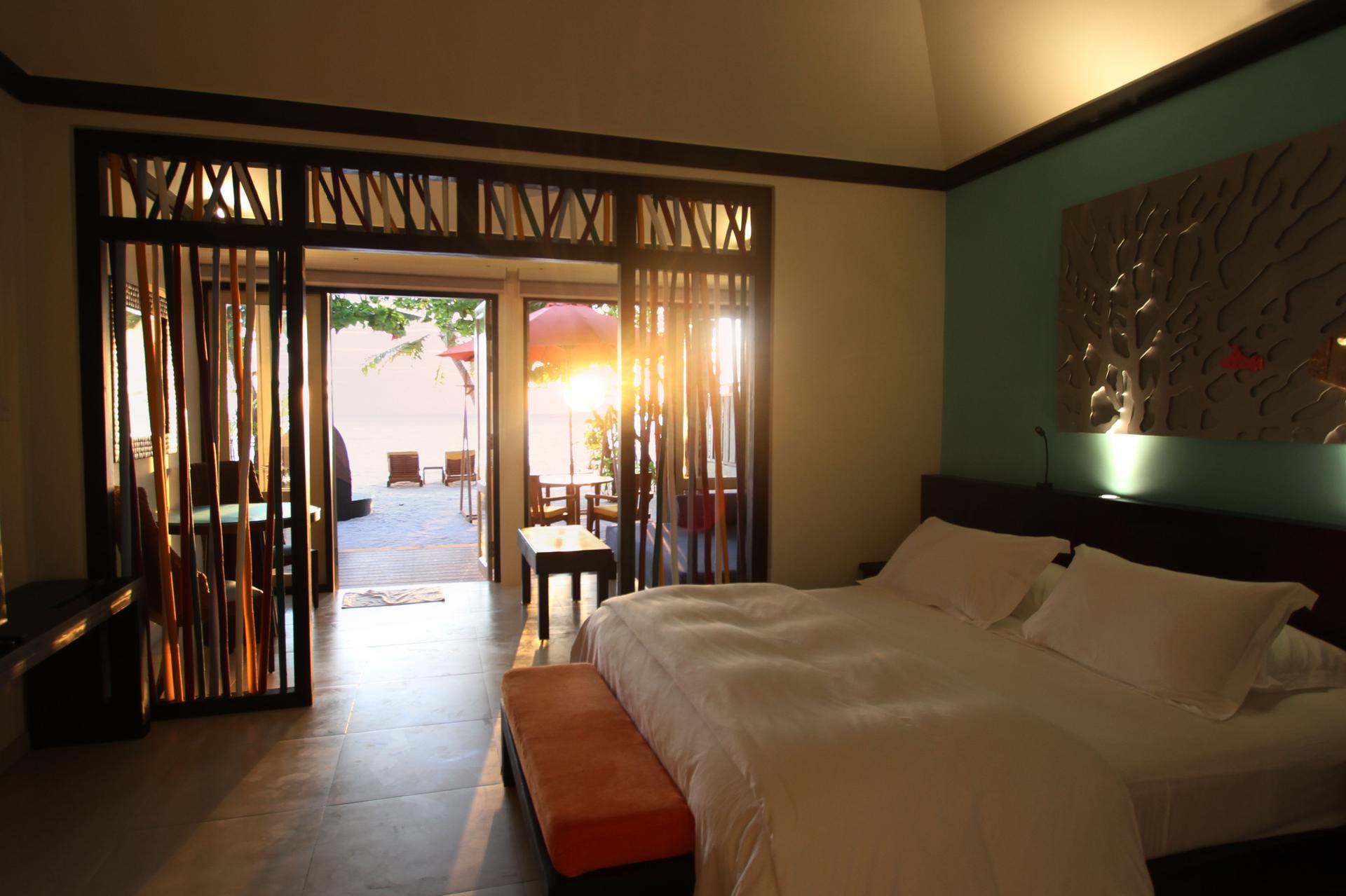 Resort Accommodation | Beachfront Villas | Dhawa Ihuru Maldives